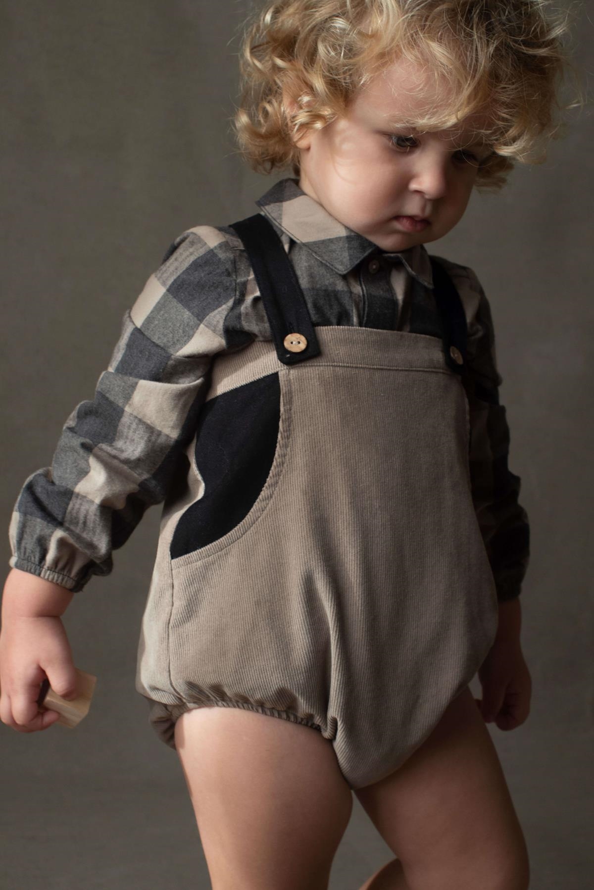 Mod.7.2 Taupe romper suit with bib and straps | AW23.24 Mod.7.2 Taupe ...